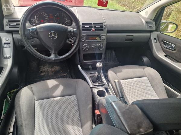 Melns Mercedes-Benz A 180 2005 Visaginas, ar dzinēja tilpumu 2.00 L un nobraukumu 320 tūkst. km par 800 €, foto 6 vietnē AUTOMOTO.COM.LV
