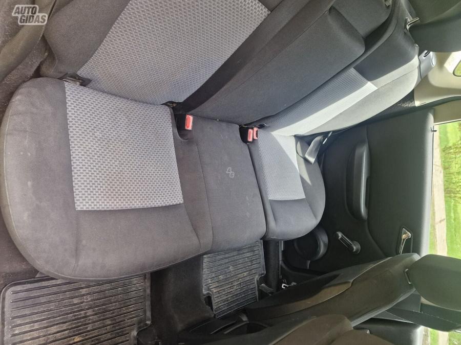 Melns Mercedes-Benz A 180 2005 Visaginas, ar dzinēja tilpumu 2.00 L un nobraukumu 320 tūkst. km par 800 €, foto 9 vietnē AUTOMOTO.COM.LV