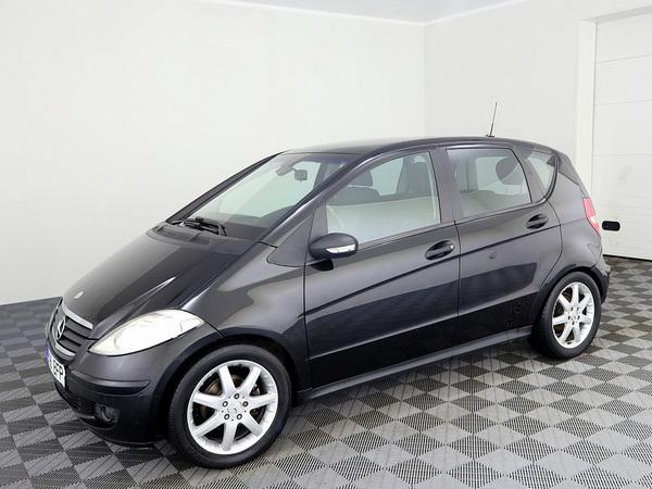 Black Mercedes-Benz A 180 2005 in Tallinn, with an engine capacity of 2.00 L and mileage of 335 thousand km for 1699 €, photo 2 on AUTOMOTO.COM.LV