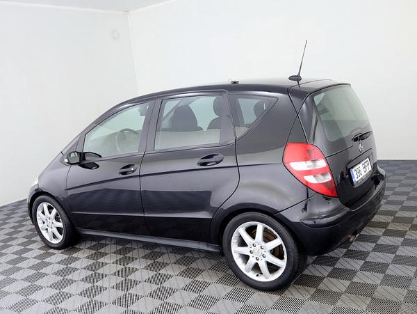 Black Mercedes-Benz A 180 2005 in Tallinn, with an engine capacity of 2.00 L and mileage of 335 thousand km for 1699 €, photo 4 on AUTOMOTO.COM.LV