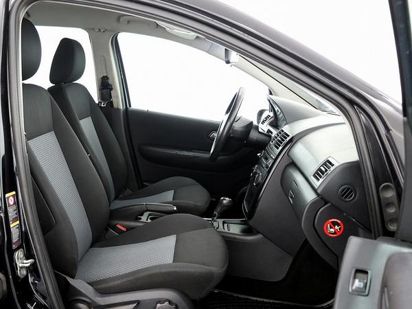 Black Mercedes-Benz A 180 2005 in Tallinn, with an engine capacity of 2.00 L and mileage of 335 thousand km for 1699 €, photo 6 on AUTOMOTO.COM.LV