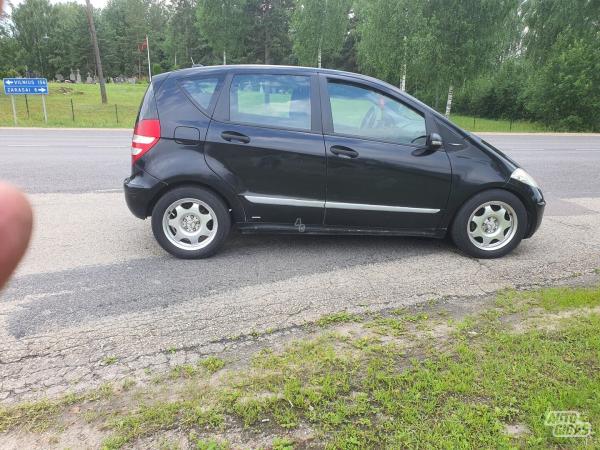 Melns Mercedes-Benz A 180 2005 Visaginas, ar dzinēja tilpumu 2.00 L un nobraukumu 320 tūkst. km par 750 €, foto 1 vietnē AUTOMOTO.COM.LV