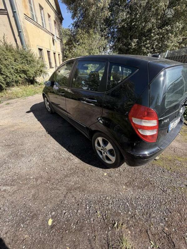 Melns Mercedes-Benz A 180 2005 Viļņa, ar dzinēja tilpumu 1.99 L un nobraukumu 172 tūkst. km par 950 €, foto 4 vietnē AUTOMOTO.COM.LV
