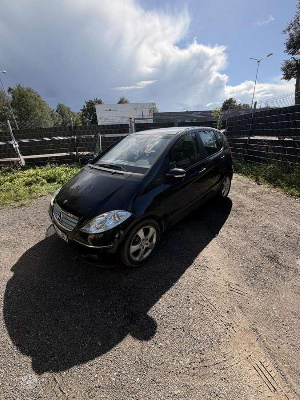 Melns Mercedes-Benz A 180 2005 Viļņa, ar dzinēja tilpumu 1.99 L un nobraukumu 172 tūkst. km par 950 €, foto 5 vietnē AUTOMOTO.COM.LV