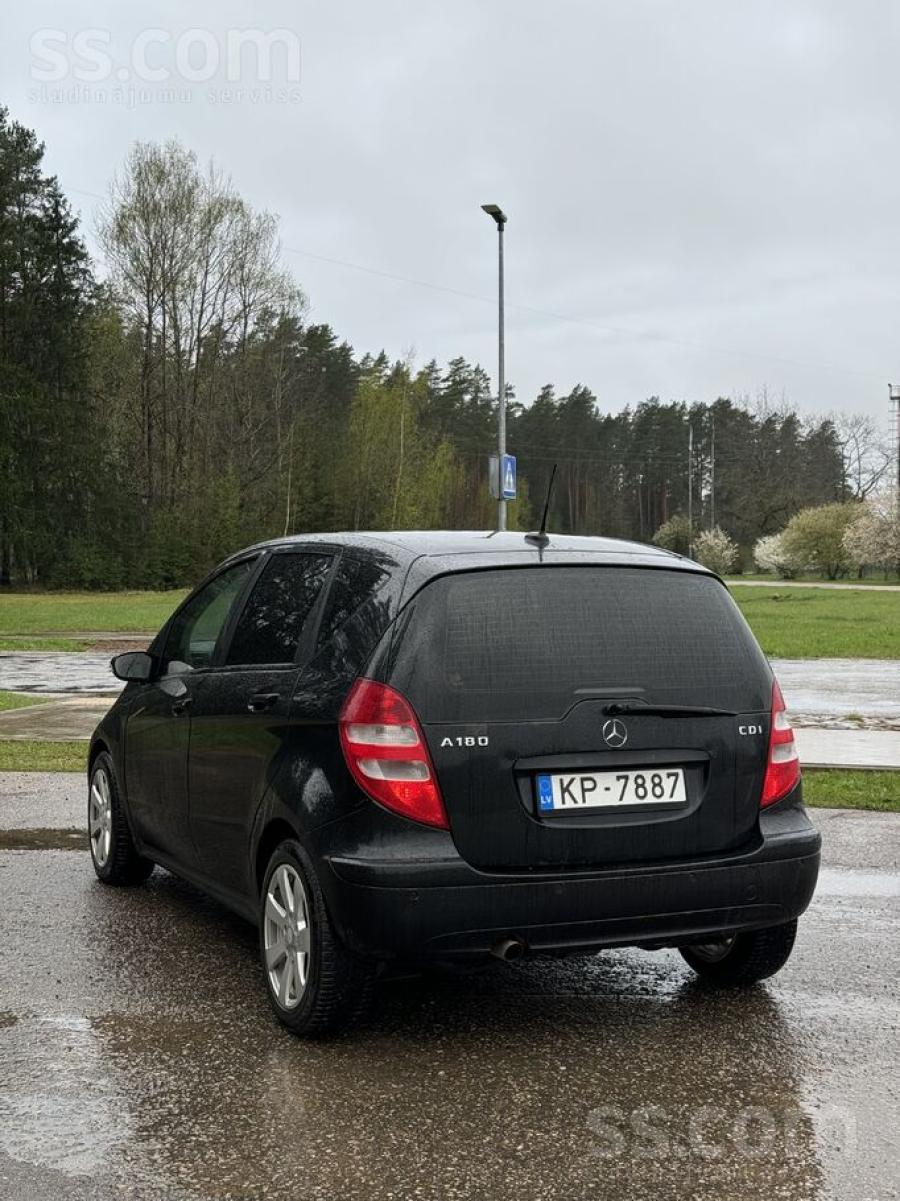 Melns Mercedes-Benz A 180 2006 Saldus, ar dzinēja tilpumu 2.00 L un nobraukumu 262 tūkst. km par 2990 €, foto 3 vietnē AUTOMOTO.COM.LV