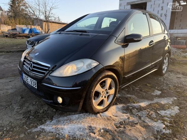 Melns Mercedes-Benz A 180 2006 Viļņa, ar dzinēja tilpumu 2.00 L un nobraukumu 220 tūkst. km par 1400 €, foto 4 vietnē AUTOMOTO.COM.LV