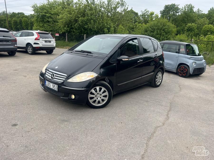 Melns Mercedes-Benz A 180 2006 Šauļi, ar dzinēja tilpumu 2.00 L un nobraukumu 168 tūkst. km par 1349 €, foto 1 vietnē AUTOMOTO.COM.LV