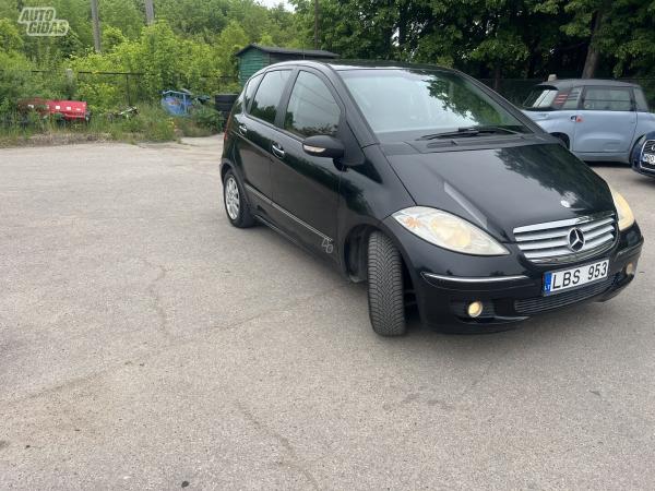 Melns Mercedes-Benz A 180 2006 Šauļi, ar dzinēja tilpumu 2.00 L un nobraukumu 168 tūkst. km par 1349 €, foto 3 vietnē AUTOMOTO.COM.LV