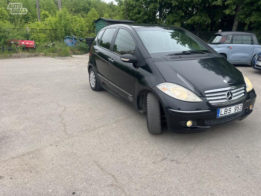 Melns Mercedes-Benz A 180 2006 Šauļi, ar dzinēja tilpumu 2.00 L un nobraukumu 168 tūkst. km par 1349 €, foto 4 vietnē AUTOMOTO.COM.LV