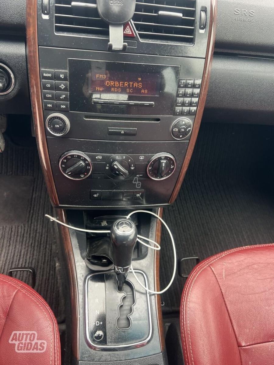 Melns Mercedes-Benz A 180 2006 Šauļi, ar dzinēja tilpumu 2.00 L un nobraukumu 168 tūkst. km par 1349 €, foto 21 vietnē AUTOMOTO.COM.LV