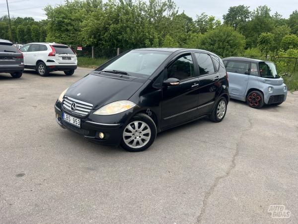 Melns Mercedes-Benz A 180 2006 Šauļi, ar dzinēja tilpumu 2.00 L un nobraukumu 168 tūkst. km par 1349 €, foto 1 vietnē AUTOMOTO.COM.LV