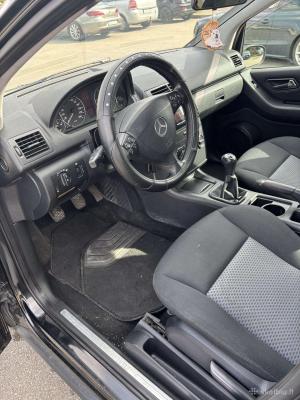Black Mercedes-Benz A 180 2006 in Klaipeda, with an engine capacity of 2.00 L and mileage of 288 thousand km for 1250 €, photo 8 on AUTOMOTO.COM.LV