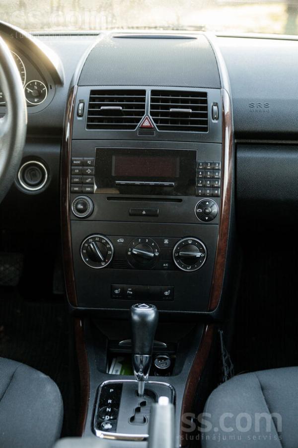 Melns Mercedes-Benz A 180 2007 Rīga, ar dzinēja tilpumu 2.00 L un nobraukumu 190 tūkst. km par 3290 €, foto 6 vietnē AUTOMOTO.COM.LV