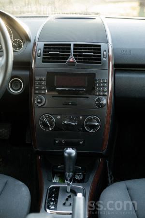 Melns Mercedes-Benz A 180 2007 Rīga, ar dzinēja tilpumu 2.00 L un nobraukumu 190 tūkst. km par 3290 €, foto 7 vietnē AUTOMOTO.COM.LV