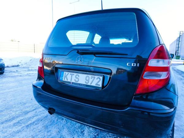 Melns Mercedes-Benz A 180 2008 Kauņa, ar dzinēja tilpumu 2.00 L un nobraukumu 290 tūkst. km par 1300 €, foto 5 vietnē AUTOMOTO.COM.LV