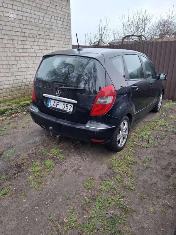 Black Mercedes-Benz A 180 2008 in Kaunas, with an engine capacity of 1.99 L and mileage of 271 thousand km for 2790 €, photo 1 on AUTOMOTO.COM.LV