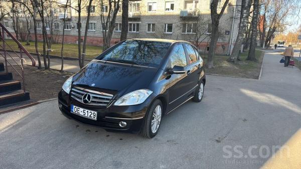 Mercedes-Benz A 180 2008 in Riga on AUTOMOTO.COM.LV Black Mercedes-Benz A 180 2008 in Riga, with an engine capacity of 2.00 L and mileage of 0 thousand km for 3700 €, photo 3 on AUTOMOTO.COM.LV