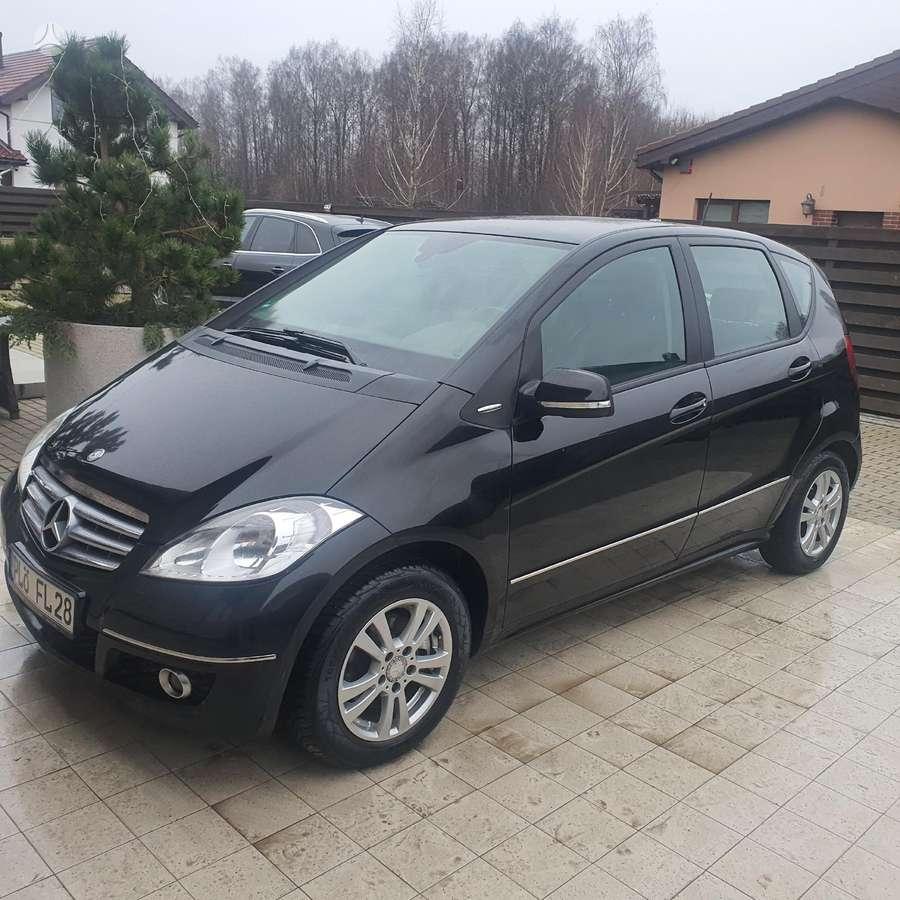 Black Mercedes-Benz A 180 2011 in Klaipeda, with an engine capacity of 1.99 L and mileage of 216 thousand km for 3890 €, photo 1 on AUTOMOTO.COM.LV