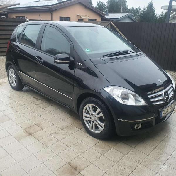 Black Mercedes-Benz A 180 2011 in Klaipeda, with an engine capacity of 1.99 L and mileage of 216 thousand km for 3890 €, photo 2 on AUTOMOTO.COM.LV