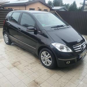 Black Mercedes-Benz A 180 2011 in Klaipeda, with an engine capacity of 1.99 L and mileage of 216 thousand km for 3890 €, photo 2 on AUTOMOTO.COM.LV