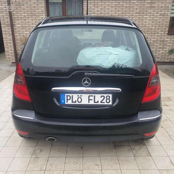 Black Mercedes-Benz A 180 2011 in Klaipeda, with an engine capacity of 1.99 L and mileage of 216 thousand km for 3890 €, photo 5 on AUTOMOTO.COM.LV