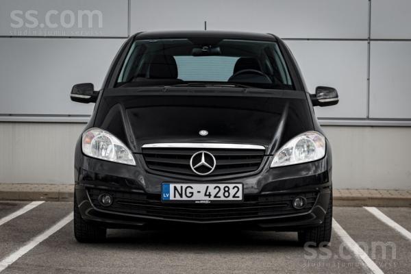 Black Mercedes-Benz A 180 2011 in Riga, with an engine capacity of 2.00 L and mileage of 0 thousand km for 4350 €, photo 2 on AUTOMOTO.COM.LV