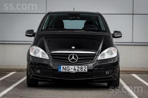 Black Mercedes-Benz A 180 2011 in Riga, with an engine capacity of 2.00 L and mileage of 0 thousand km for 4350 €, photo 3 on AUTOMOTO.COM.LV