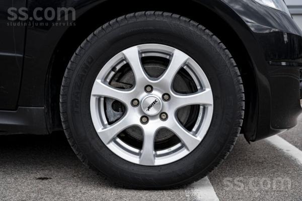Black Mercedes-Benz A 180 2011 in Riga, with an engine capacity of 2.00 L and mileage of 0 thousand km for 4350 €, photo 9 on AUTOMOTO.COM.LV