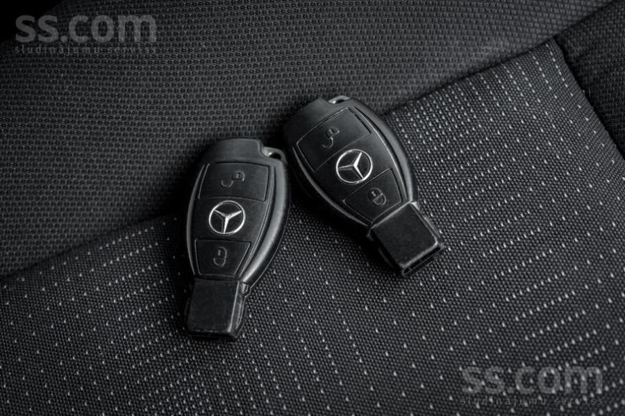 Black Mercedes-Benz A 180 2011 in Riga, with an engine capacity of 2.00 L and mileage of 0 thousand km for 4350 €, photo 25 on AUTOMOTO.COM.LV