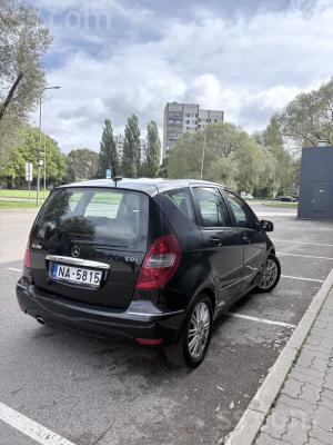 Melns Mercedes-Benz A 180 2012 Rīga, ar dzinēja tilpumu 2.00 L un nobraukumu 186 tūkst. km par 3700 €, foto 5 vietnē AUTOMOTO.COM.LV