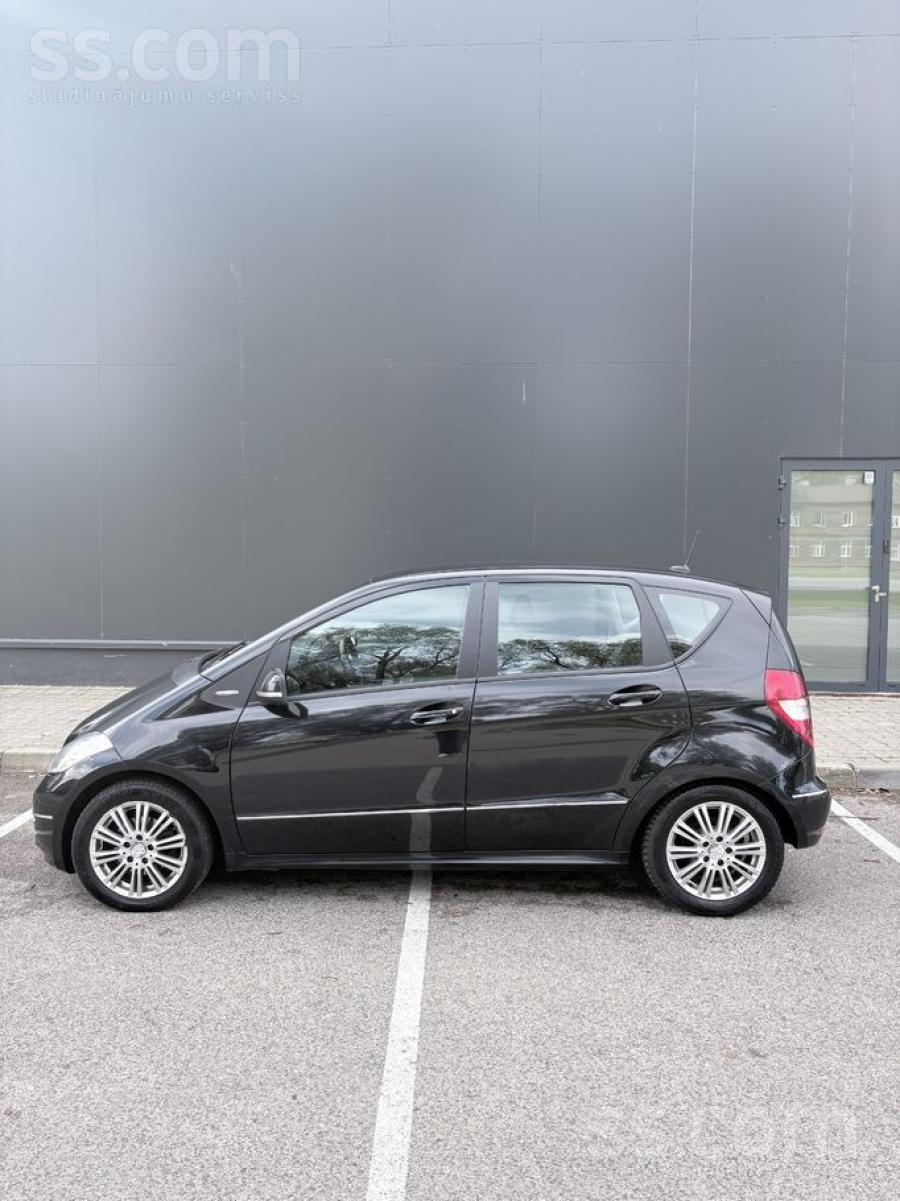 Melns Mercedes-Benz A 180 2012 Rīga, ar dzinēja tilpumu 2.00 L un nobraukumu 186 tūkst. km par 3700 €, foto 6 vietnē AUTOMOTO.COM.LV