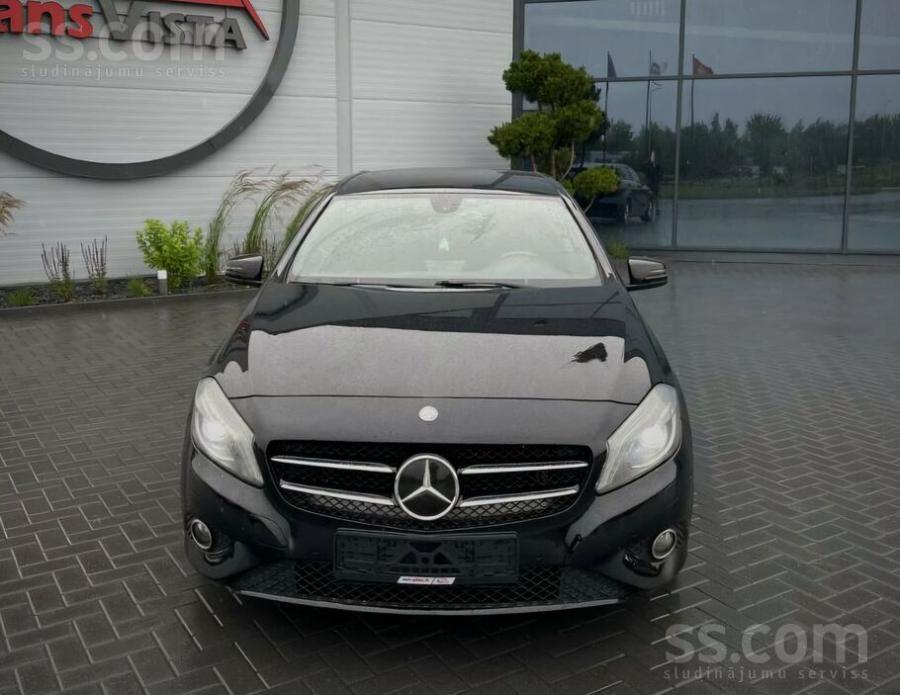 Black Mercedes-Benz A 180 2013 in Vilnius, with an engine capacity of 1.80 L and mileage of 233 thousand km for 8299 €, photo 2 on AUTOMOTO.COM.LV