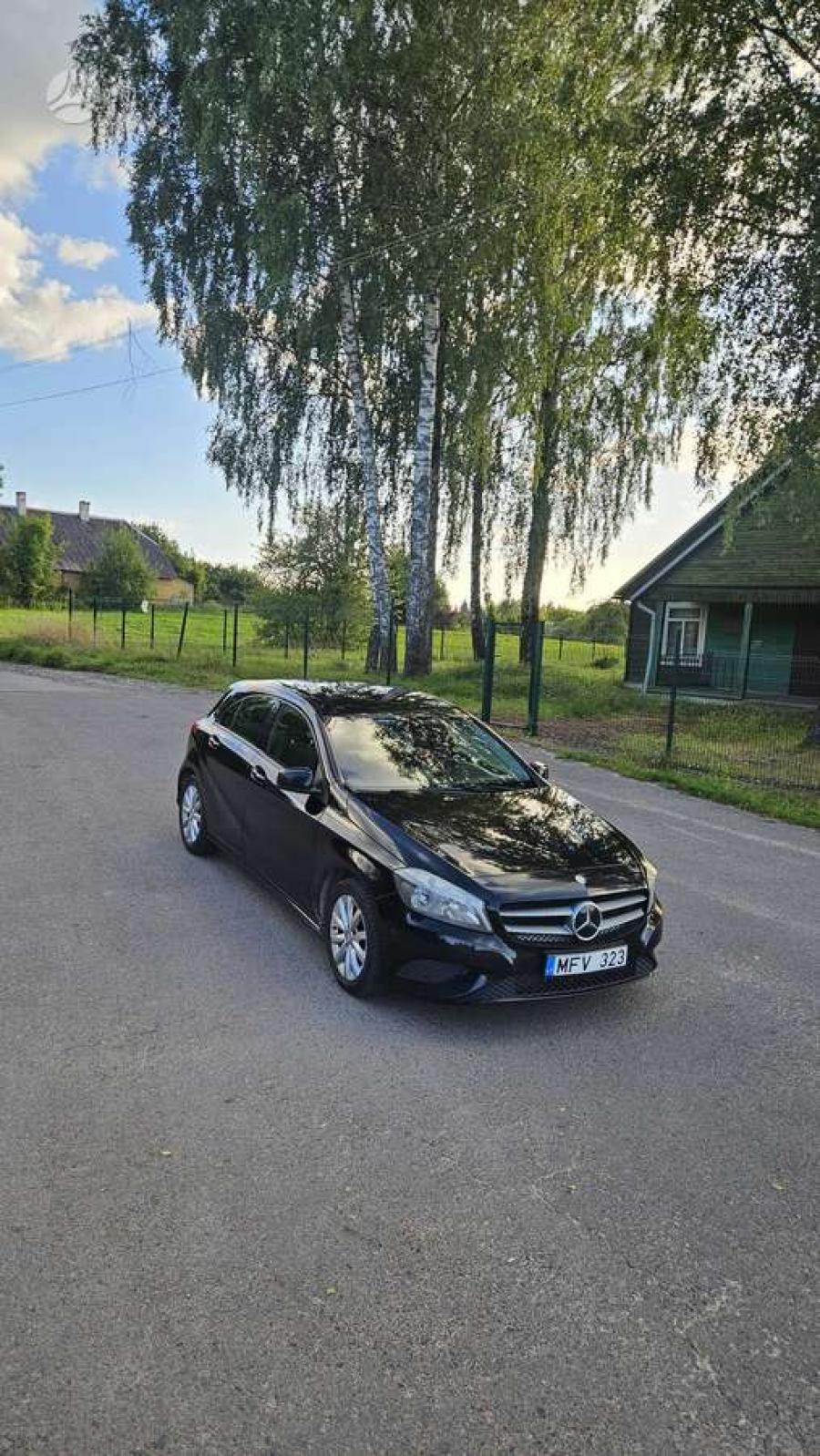 Black Mercedes-Benz A 180 2013 in Vilnius, with an engine capacity of 1.99 L and mileage of 340 thousand km for 5150 €, photo 3 on AUTOMOTO.COM.LV