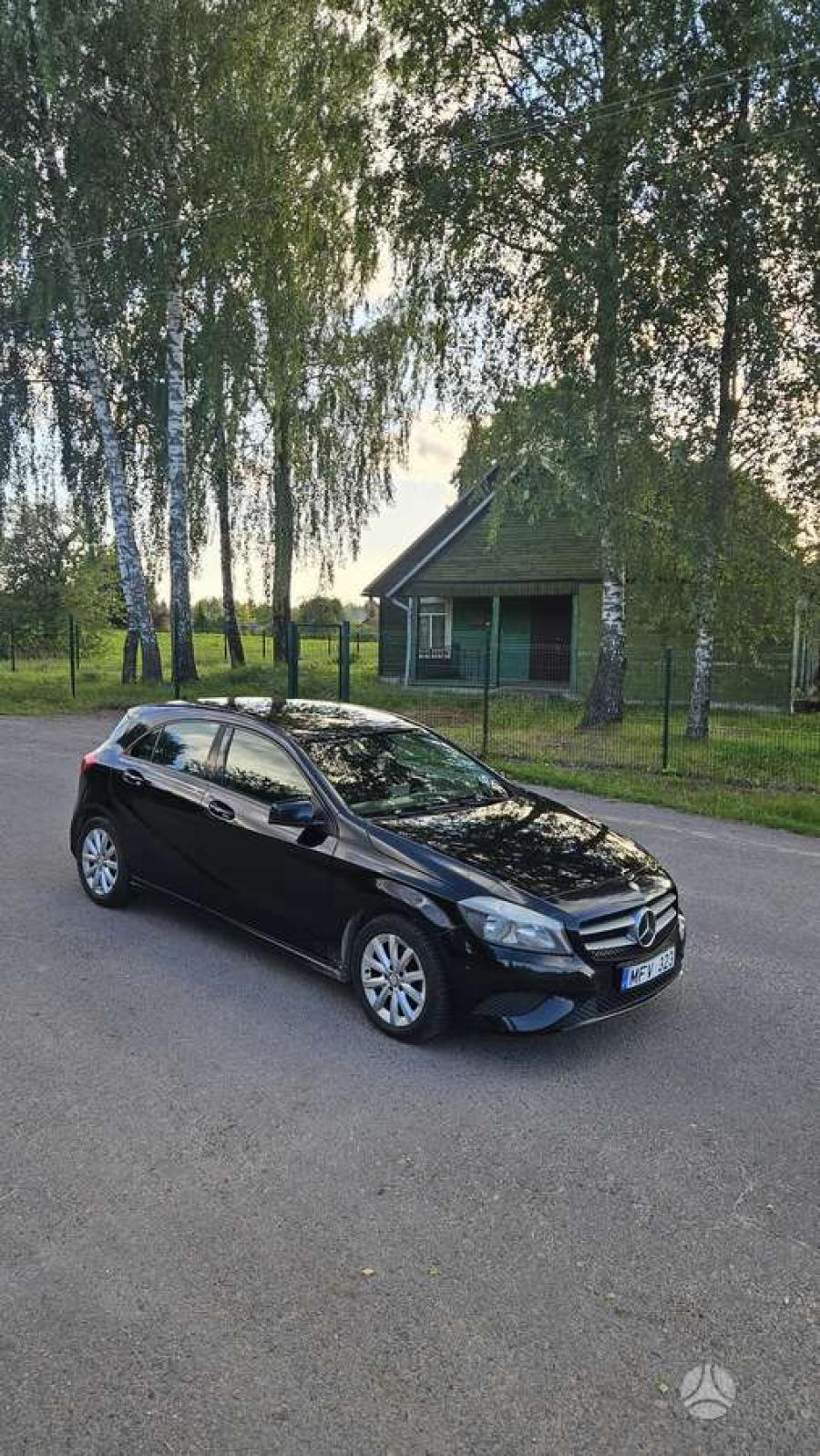 Black Mercedes-Benz A 180 2013 in Vilnius, with an engine capacity of 1.99 L and mileage of 340 thousand km for 5150 €, photo 4 on AUTOMOTO.COM.LV