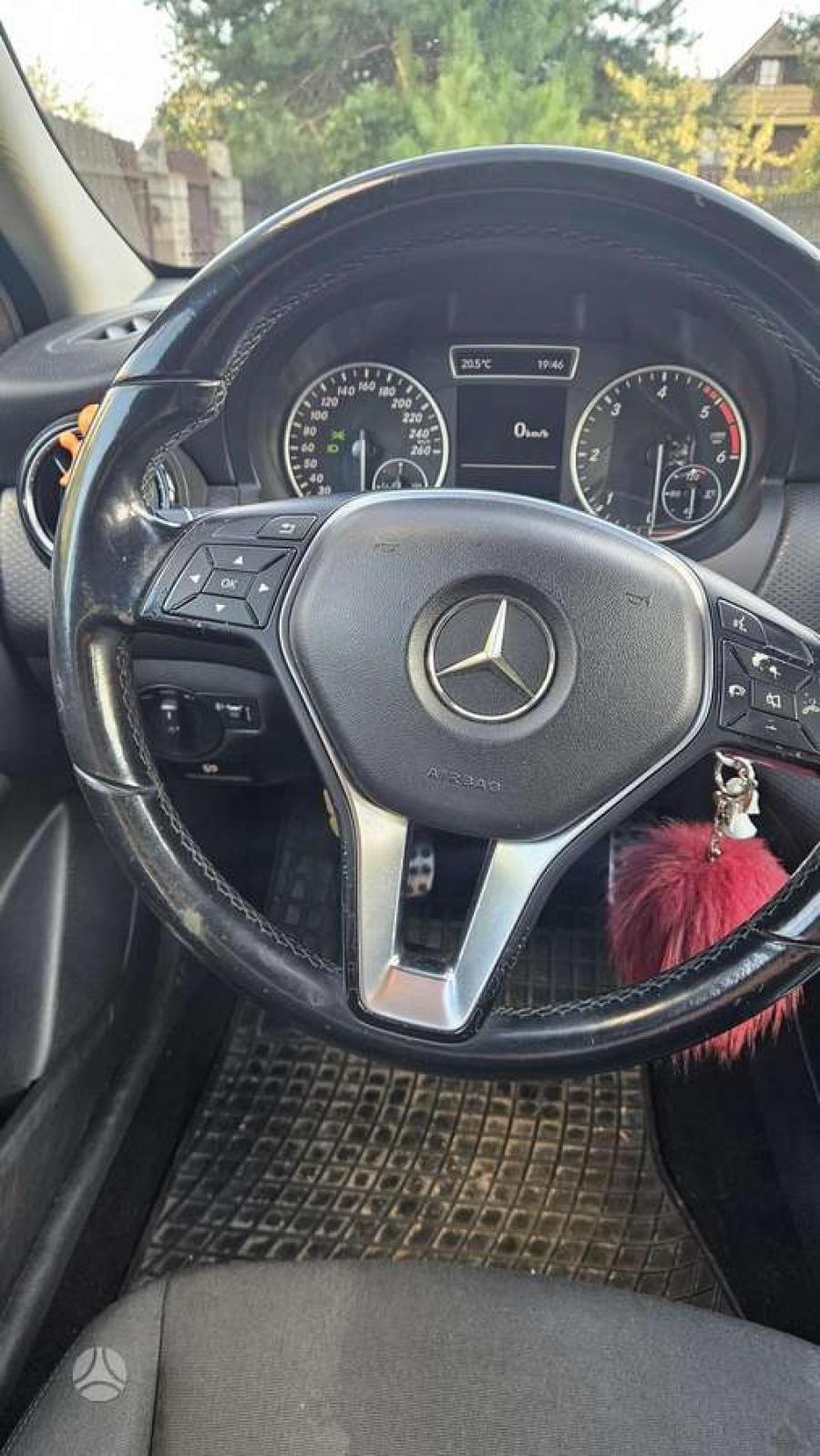 Black Mercedes-Benz A 180 2013 in Vilnius, with an engine capacity of 1.99 L and mileage of 340 thousand km for 5150 €, photo 14 on AUTOMOTO.COM.LV