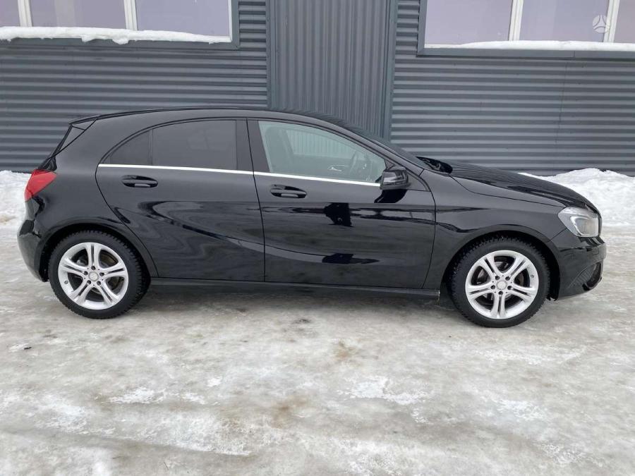 Melns Mercedes-Benz A 180 2014 Tauragė, ar dzinēja tilpumu 1.50 L un nobraukumu 222 tūkst. km par 8400 €, foto 4 vietnē AUTOMOTO.COM.LV