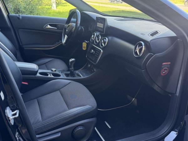 Melns Mercedes-Benz A 180 2014 Tauragė, ar dzinēja tilpumu 1.46 L un nobraukumu 300 tūkst. km par 6100 €, foto 9 vietnē AUTOMOTO.COM.LV