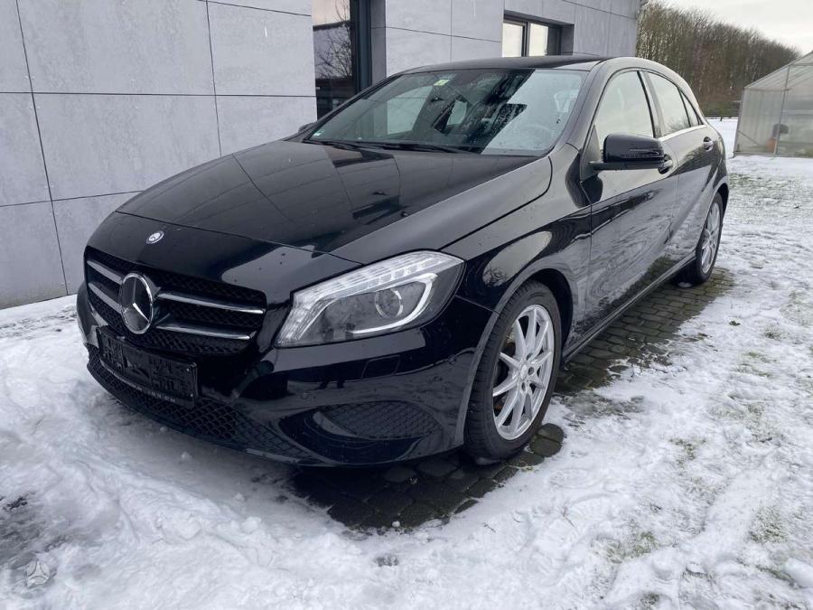 Black Mercedes-Benz A 180 2015 in Marijampole, with an engine capacity of 1.60 L and mileage of 224 thousand km for 8200 €, photo 2 on AUTOMOTO.COM.LV