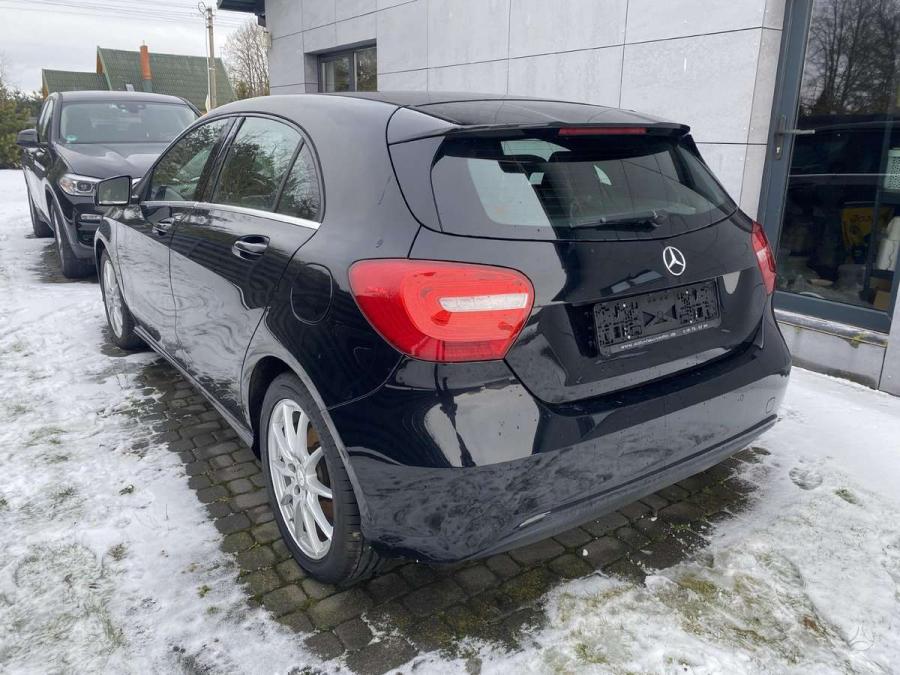 Black Mercedes-Benz A 180 2015 in Marijampole, with an engine capacity of 1.60 L and mileage of 224 thousand km for 8200 €, photo 3 on AUTOMOTO.COM.LV
