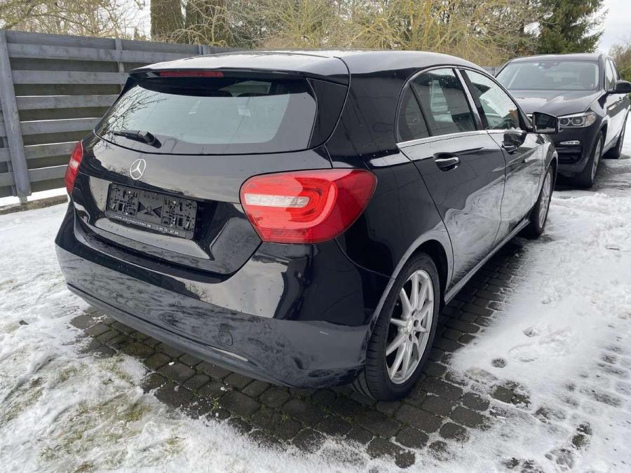 Black Mercedes-Benz A 180 2015 in Marijampole, with an engine capacity of 1.60 L and mileage of 224 thousand km for 8200 €, photo 4 on AUTOMOTO.COM.LV