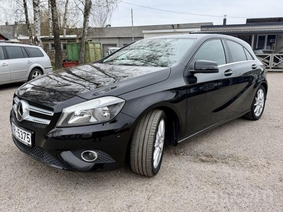 Black Mercedes-Benz A 180 2015 in Riga, with an engine capacity of 1.50 L and mileage of 0 thousand km for 8550 €, photo 3 on AUTOMOTO.COM.LV
