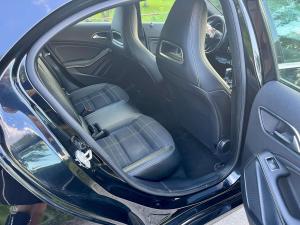 Black Mercedes-Benz A 180 2016 in Kelme, with an engine capacity of 1.60 L and mileage of 158 thousand km for 4700 €, photo 10 on AUTOMOTO.COM.LV