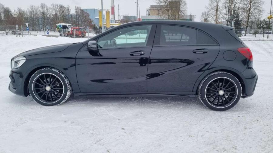 Black Mercedes-Benz A 180 2017 in Siauliai, with an engine capacity of 1.46 L and mileage of 107 thousand km for 12200 €, photo 6 on AUTOMOTO.COM.LV