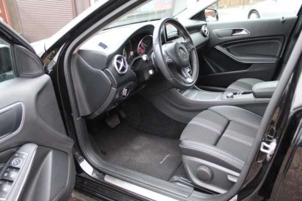 Melns Mercedes-Benz A 180 2018 Rīga, ar dzinēja tilpumu 1.50 L un nobraukumu 140 tūkst. km par 13899 €, foto 3 vietnē AUTOMOTO.COM.LV