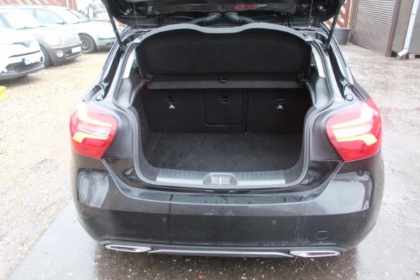 Melns Mercedes-Benz A 180 2018 Rīga, ar dzinēja tilpumu 1.50 L un nobraukumu 140 tūkst. km par 13899 €, foto 4 vietnē AUTOMOTO.COM.LV