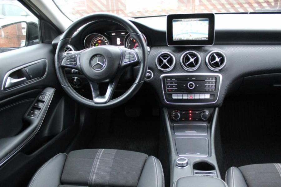 Melns Mercedes-Benz A 180 2018 Rīga, ar dzinēja tilpumu 1.50 L un nobraukumu 140 tūkst. km par 13899 €, foto 13 vietnē AUTOMOTO.COM.LV