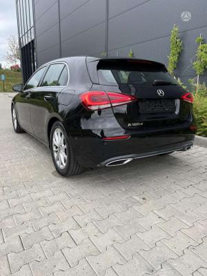 Black Mercedes-Benz A 180 2018 in Vilnius, with an engine capacity of 1.46 L and mileage of 164 thousand km for 13800 €, photo 5 on AUTOMOTO.COM.LV