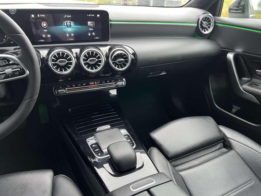 Black Mercedes-Benz A 180 2018 in Vilnius, with an engine capacity of 1.46 L and mileage of 164 thousand km for 13800 €, photo 9 on AUTOMOTO.COM.LV
