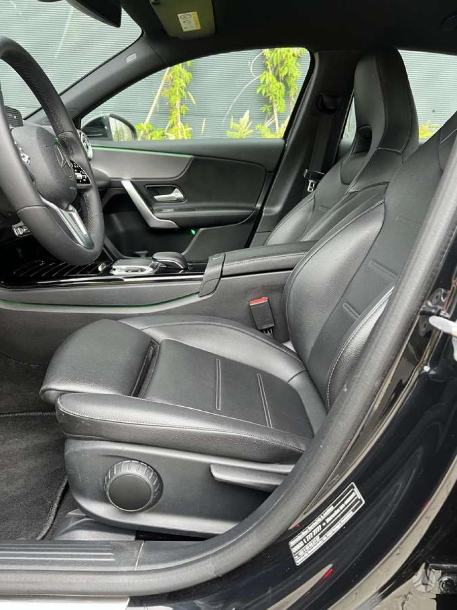 Black Mercedes-Benz A 180 2018 in Vilnius, with an engine capacity of 1.46 L and mileage of 164 thousand km for 13800 €, photo 10 on AUTOMOTO.COM.LV