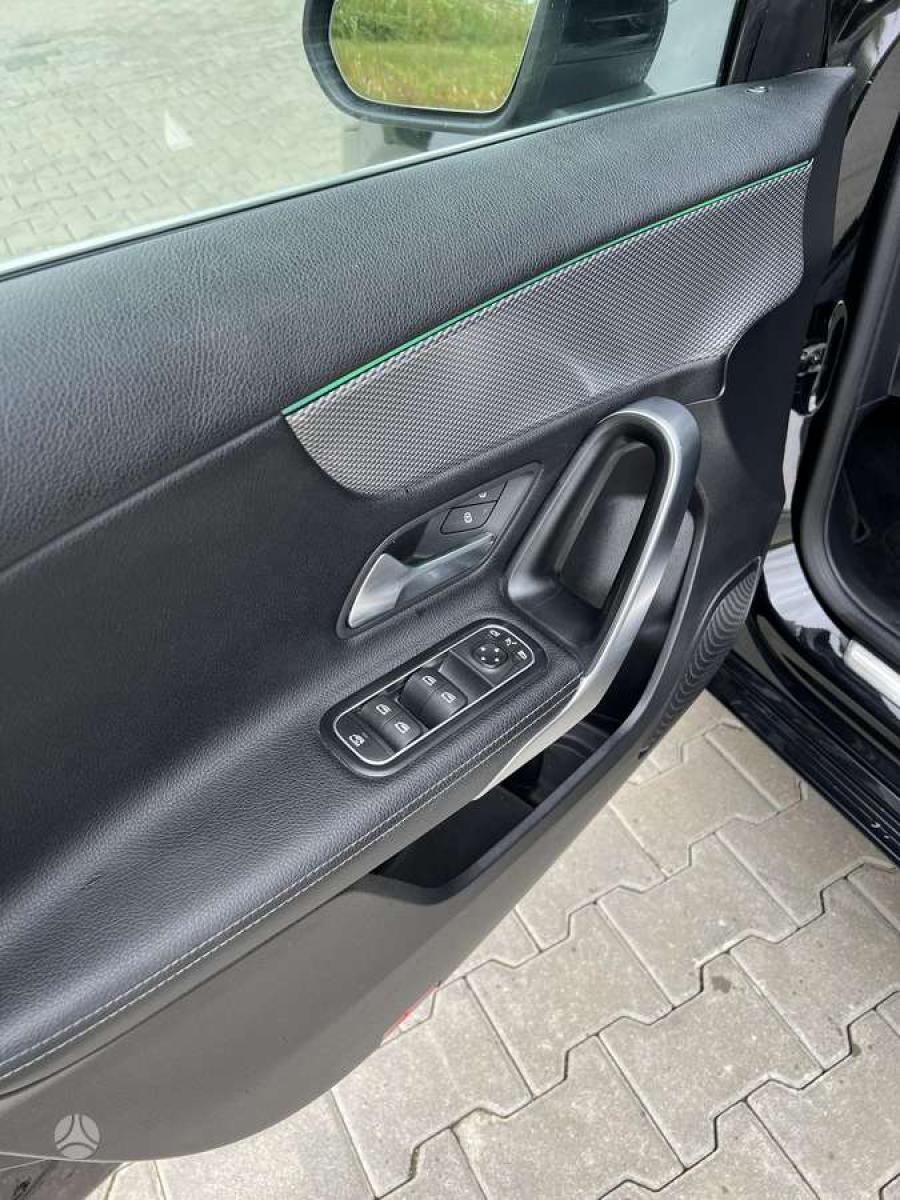 Black Mercedes-Benz A 180 2018 in Vilnius, with an engine capacity of 1.46 L and mileage of 164 thousand km for 13800 €, photo 13 on AUTOMOTO.COM.LV